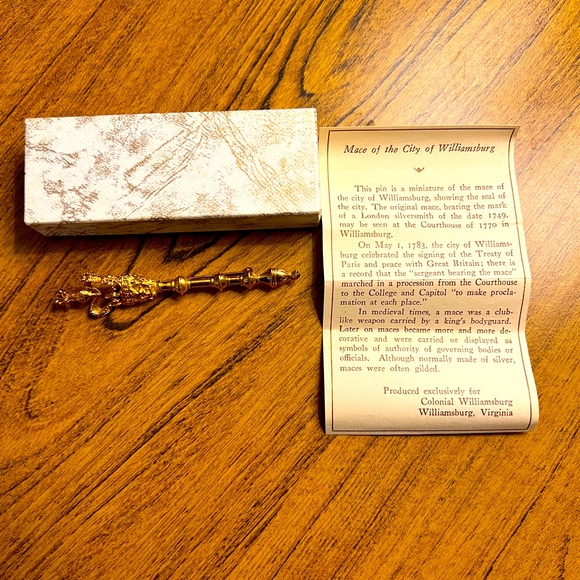 Jewelry | Vintage Mace City Of Williamsburg Virginia Colonial Brooch ...